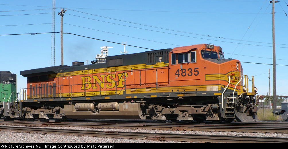 BNSF 4835